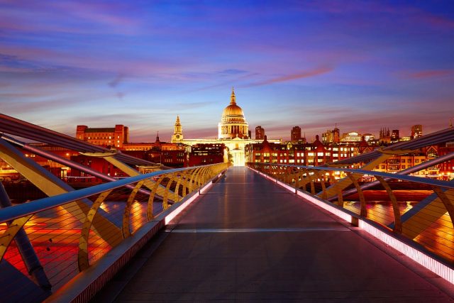 45 Impressive English Landmarks You Will Want to See